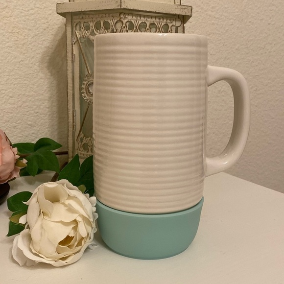 ellos | Kitchen | Ello Jane White Yucca Ceramic Silicone To Go Mug ...